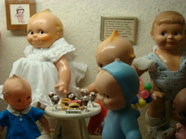 South Dakota - Mitchell - Doll Museum